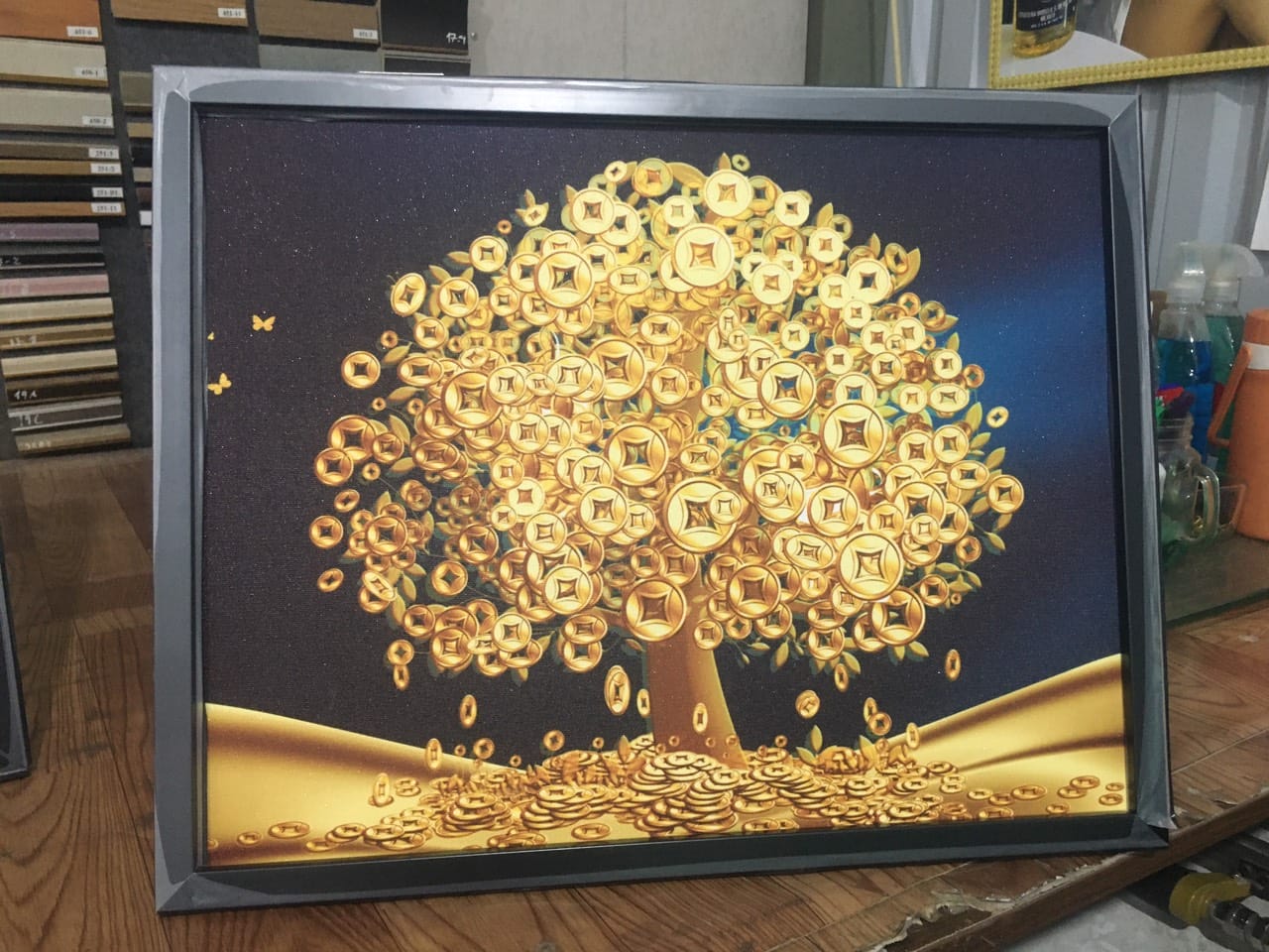 Tranh che ổ điện hiện đại dạng lật - Tranh 3D Minh Lợi